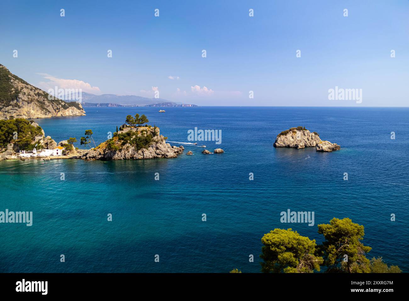 Small beaches greek islands hi-res stock photography and images - Alamy