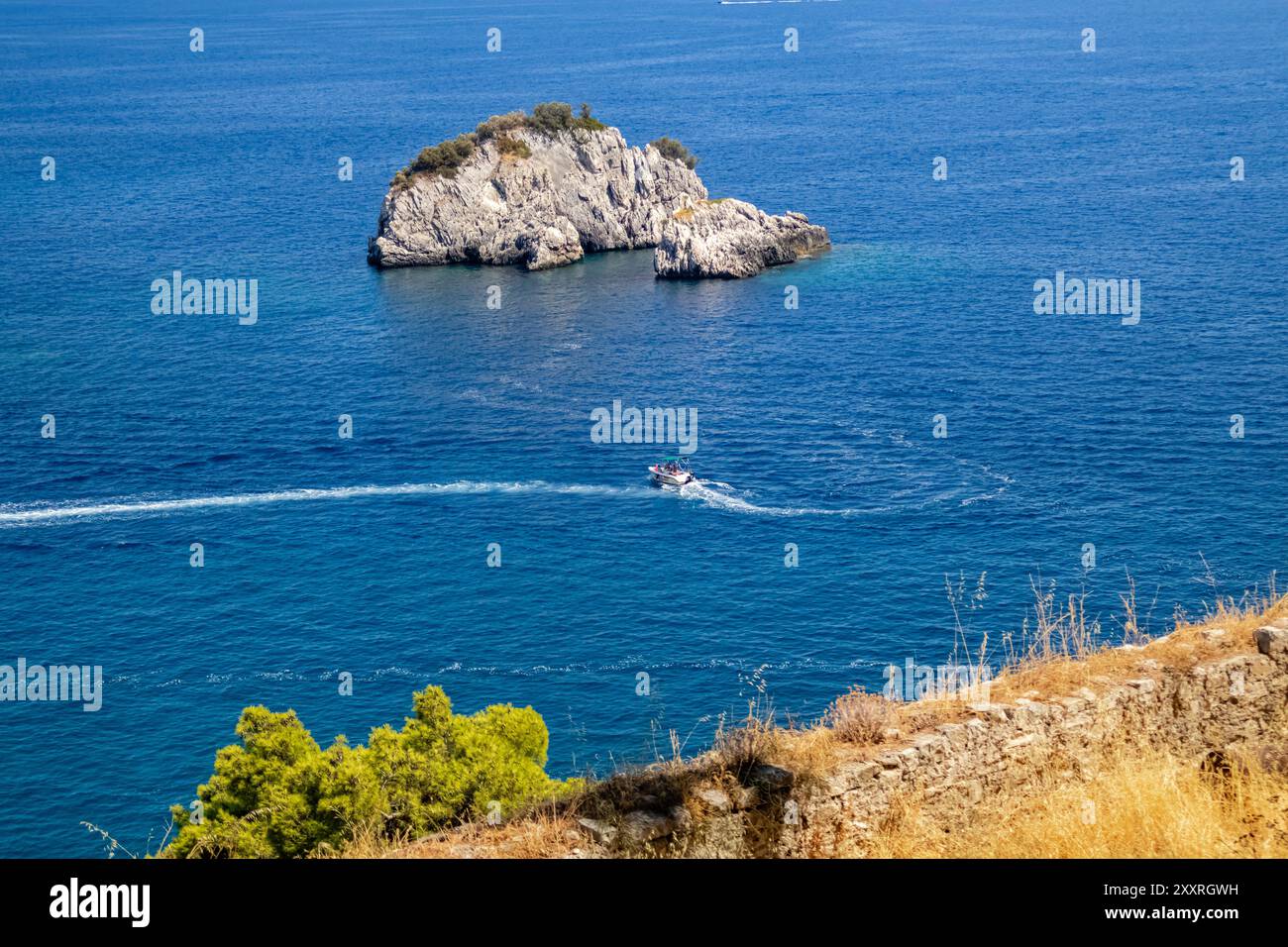 Aerial view small islands beaches hi-res stock photography and images ...