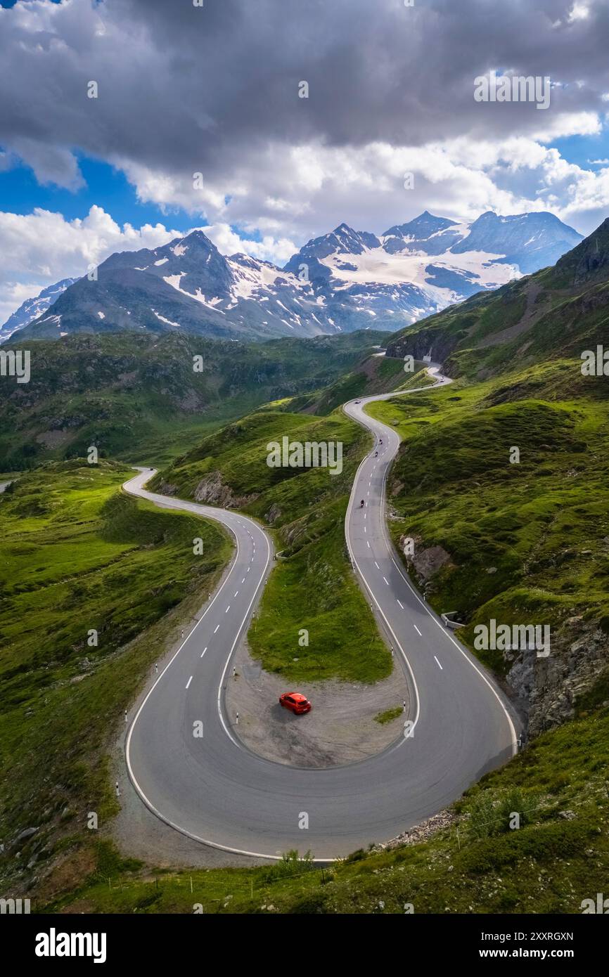 Hairpin bend winding roads hi-res stock photography and images - Alamy