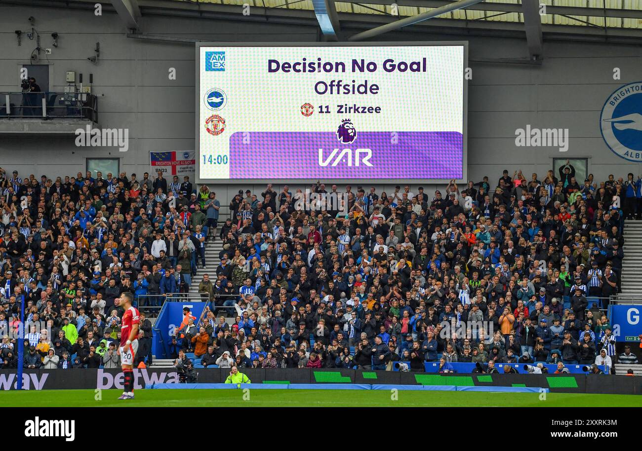 Var goal check hi-res stock photography and images - Alamy