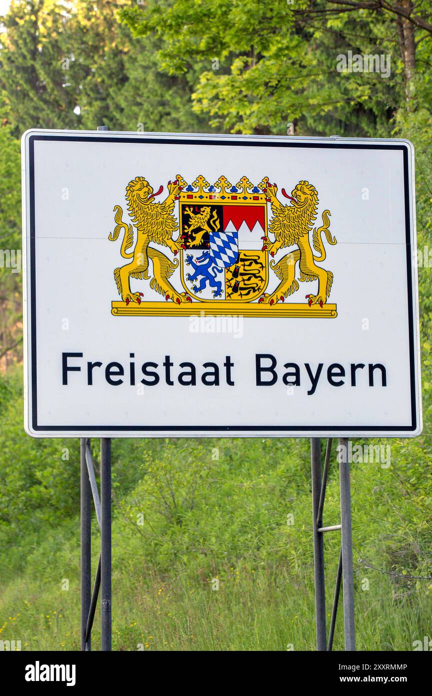 Verkehrstafel Bundesland Bayern. Symbolfoto, Themenfoto Aschaffenburg, 25.08.2024 *** Traffic ...