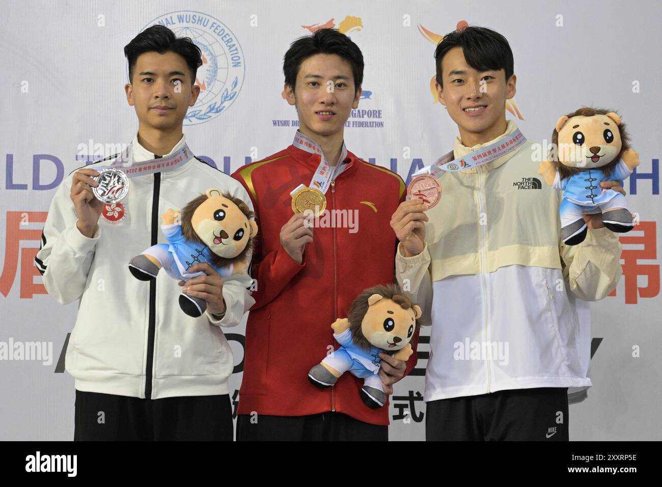 (240826) --SINGAPORE, Aug. 26, 2024 (Xinhua) -- Gold medalist China's ...