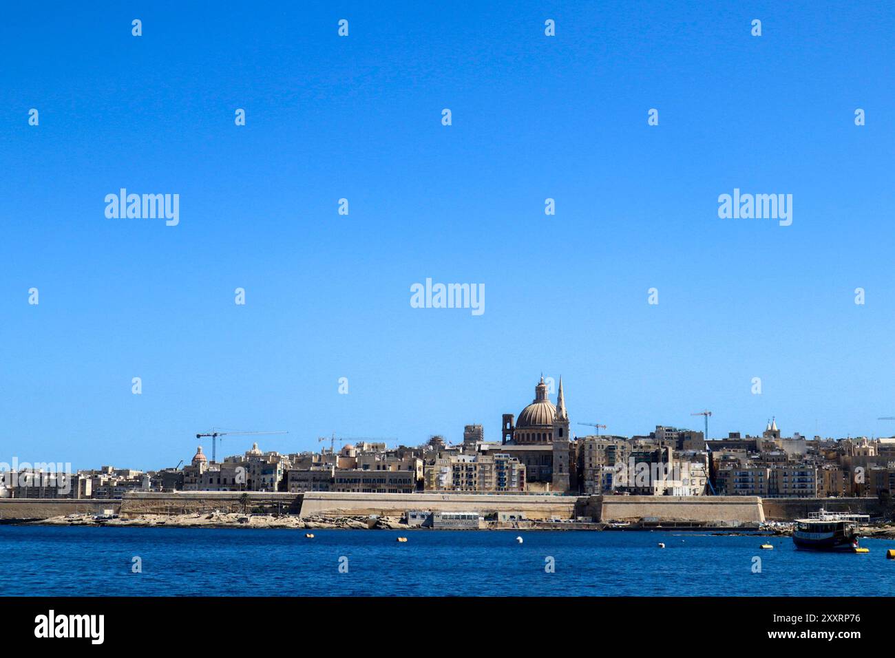 Malta valletta wall bastion tower hi-res stock photography and images ...