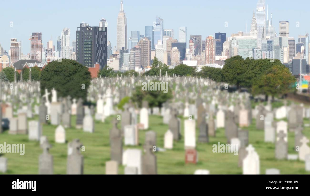 Graves of queens hi-res stock photography and images - Alamy