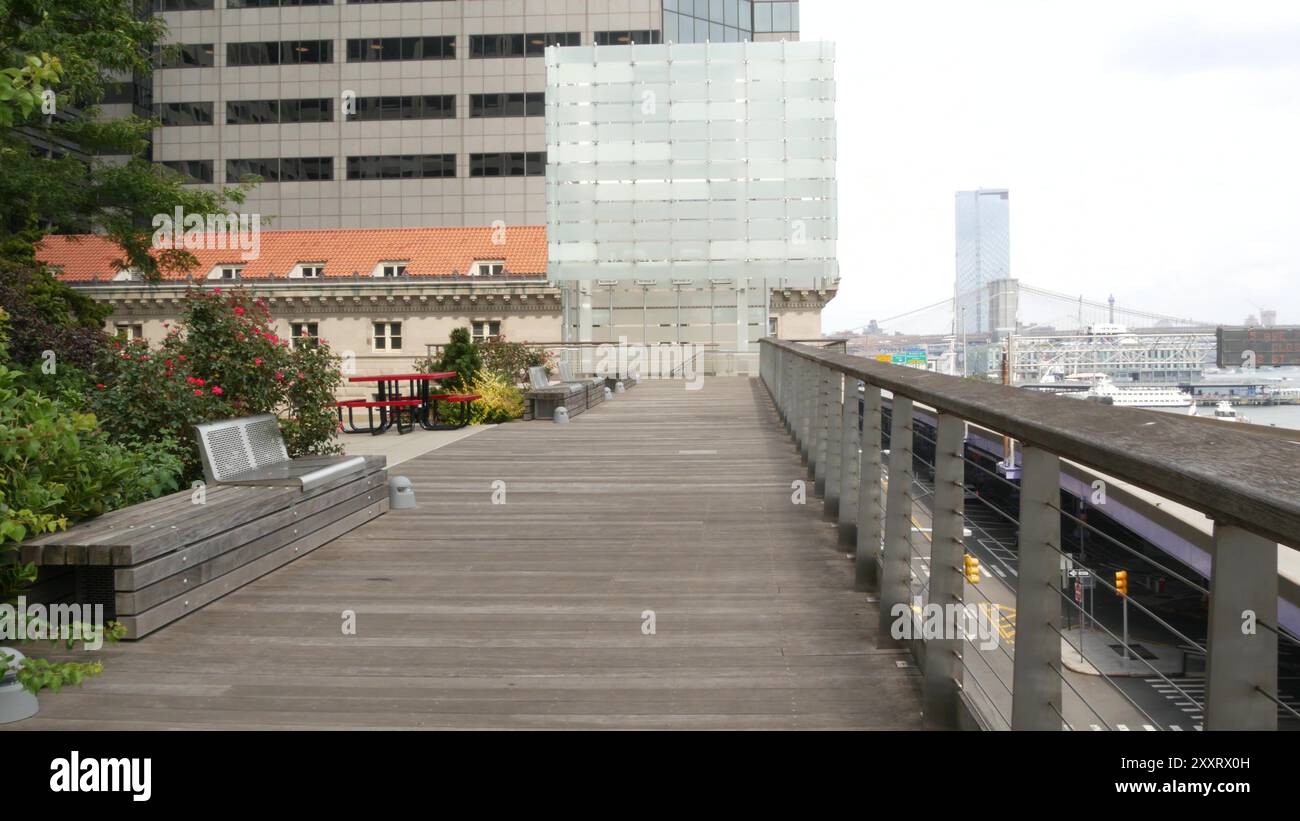 New York City waterfront park, Financial district, Manhattan Downtown ...
