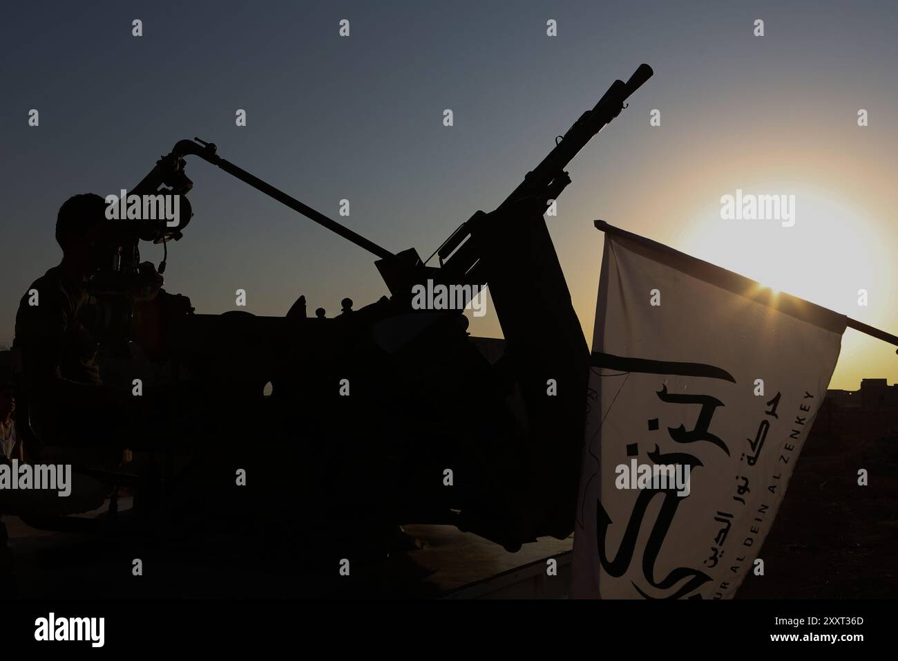 Fighters of the Nour al-Din al-Zenki Movement on the frontline in the ...