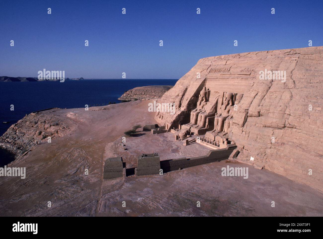 Temples of the river nile hi-res stock photography and images - Alamy