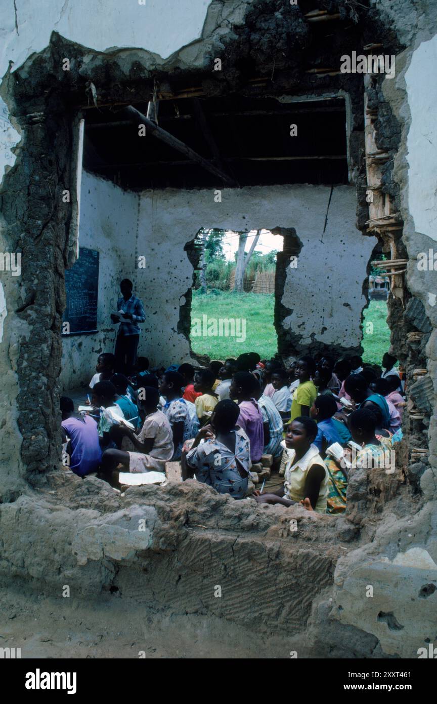 Africa students classroom hi-res stock photography and images - Alamy