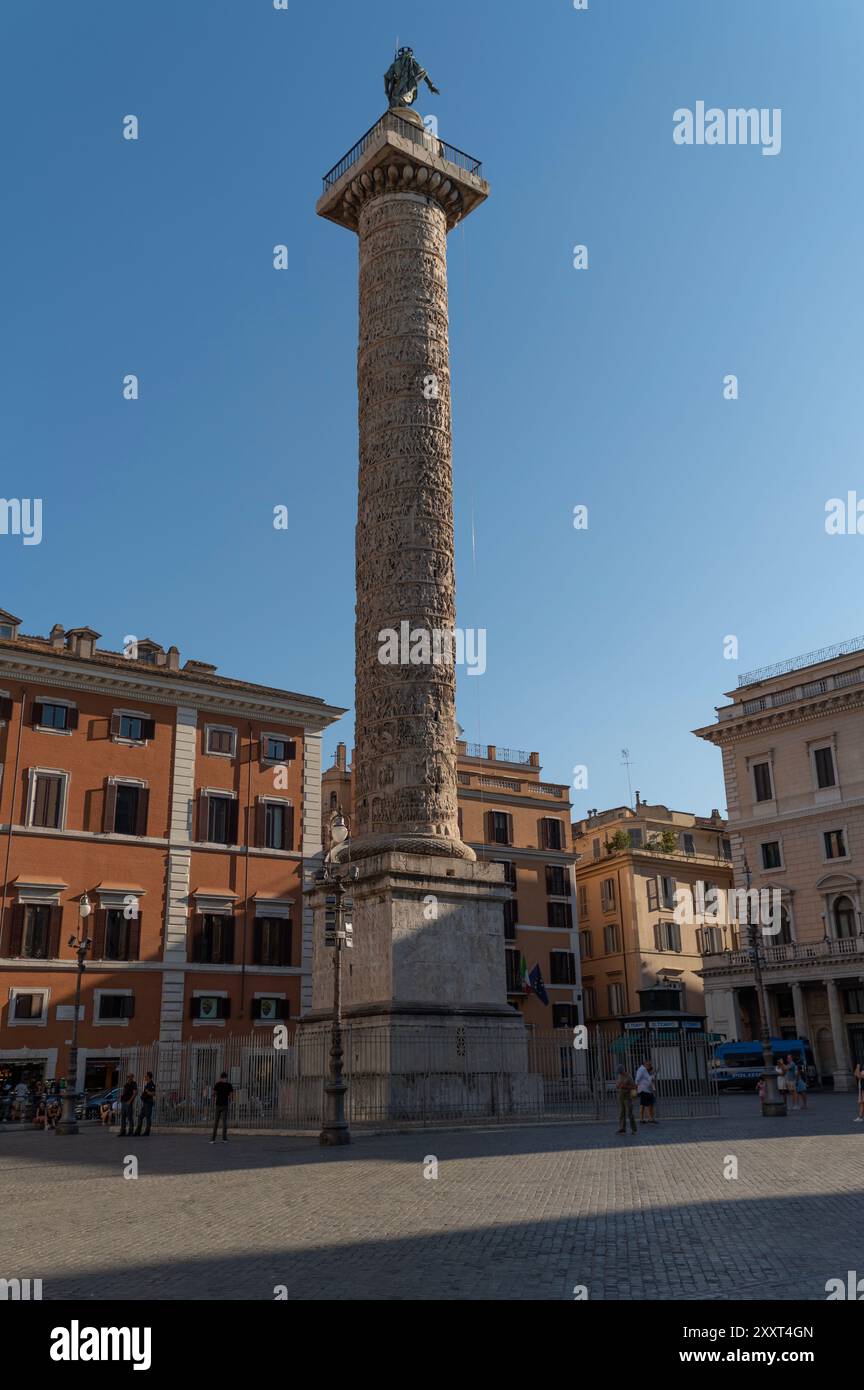 Piazza Colonna, Rione di Colonna, with the marble column of Marcus ...