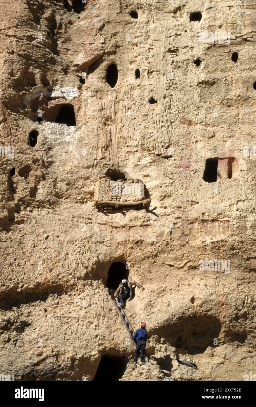 Ancient cliff dwellings, Garphu, Nepal Stock Photo - Alamy