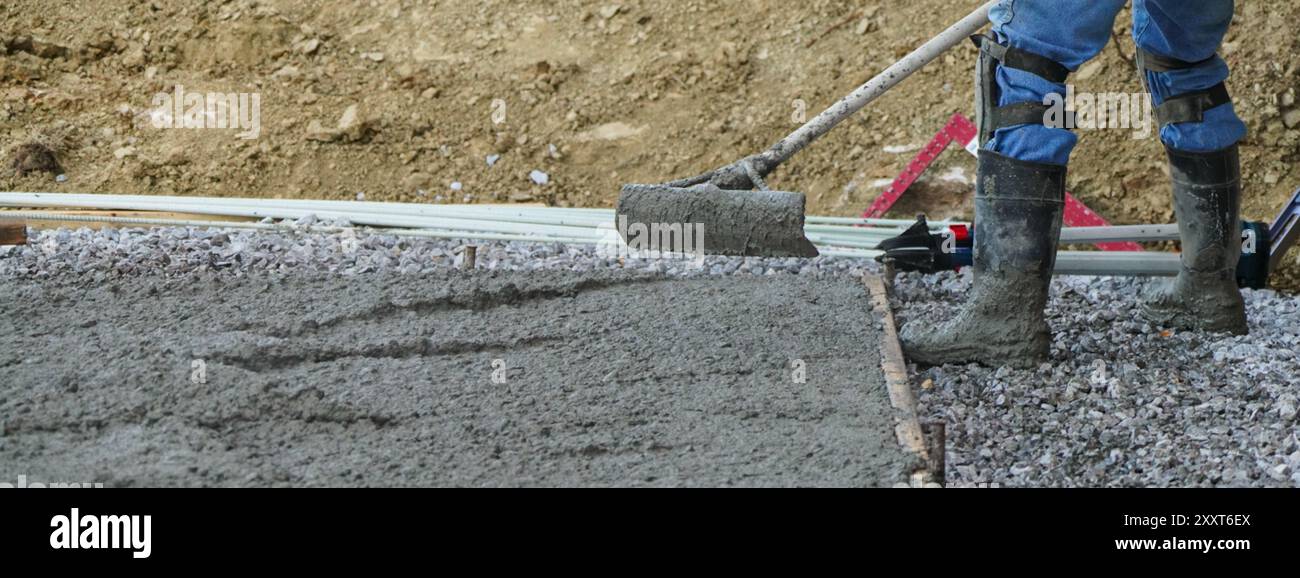 Close up tool spreading hi-res stock photography and images - Alamy