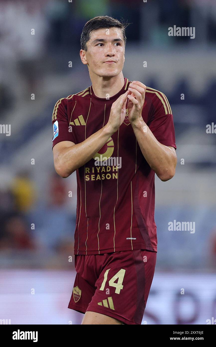 Rome, Italy. 25th Aug, 2024. Eldor Shomurodov of Roma greets his fans ...