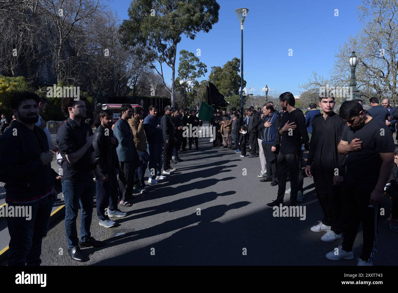 A large number of Shiite Muslims worshipers from different countries ...