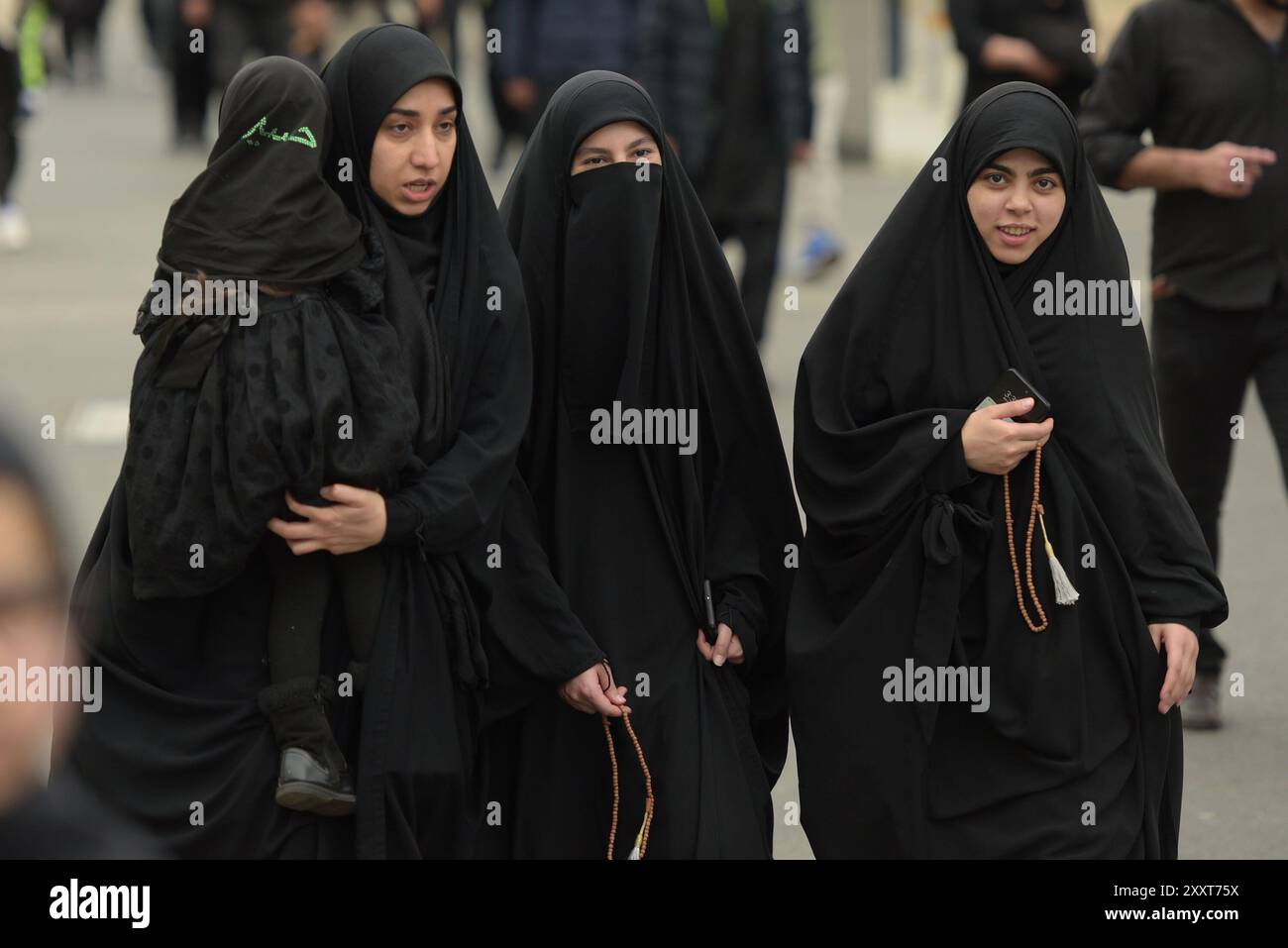 A large number of Shiite Muslims worshipers from different countries ...