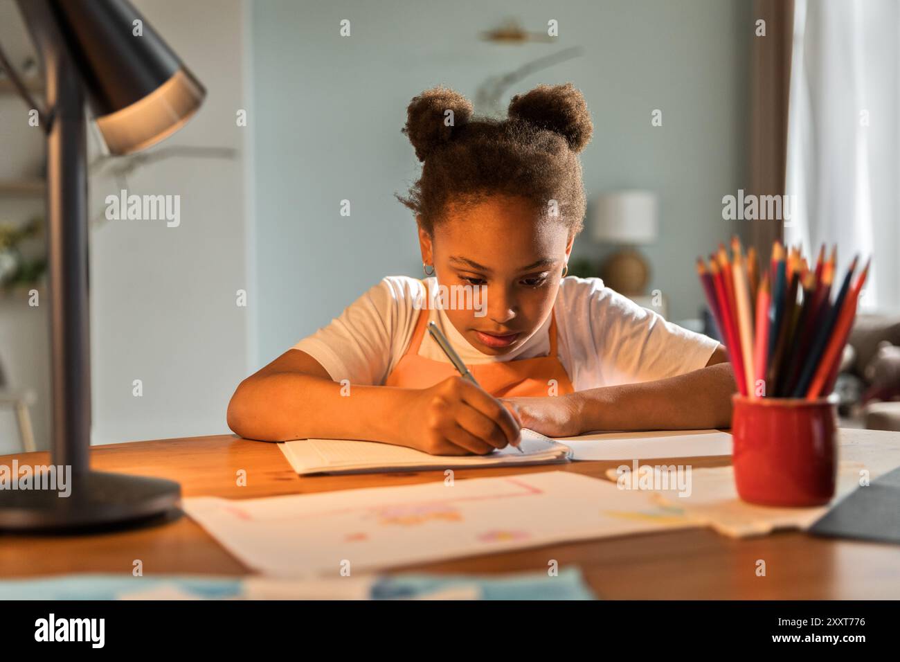 Girl homework schoolgirl hi-res stock photography and images - Alamy