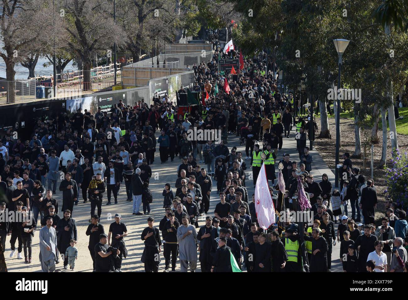 A large number of Shiite Muslims worshipers from different countries ...
