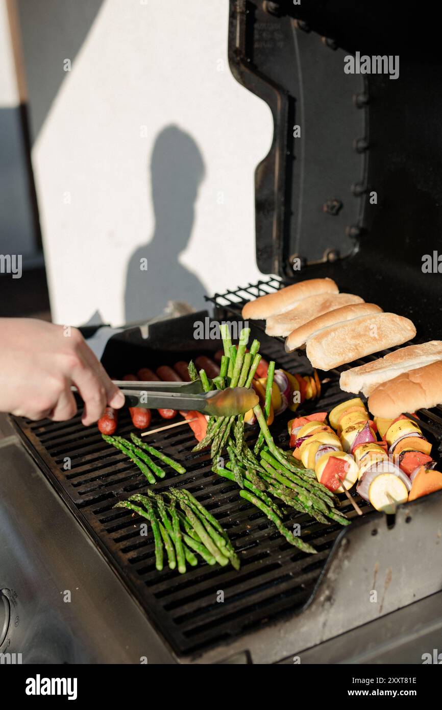 Grilling buns hi-res stock photography and images - Alamy