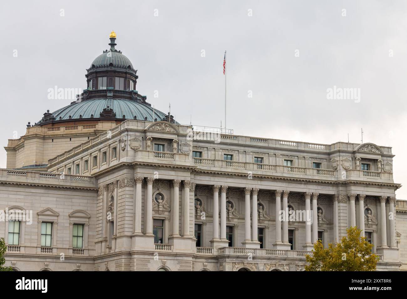 The facade of the Thomas Jefferson Library of Congress Building in ...