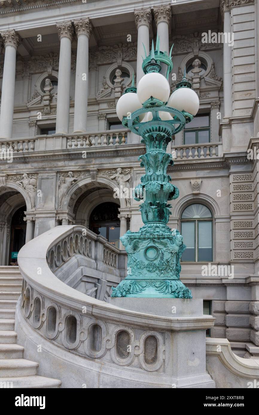 The facade of the Thomas Jefferson Library of Congress Building in ...