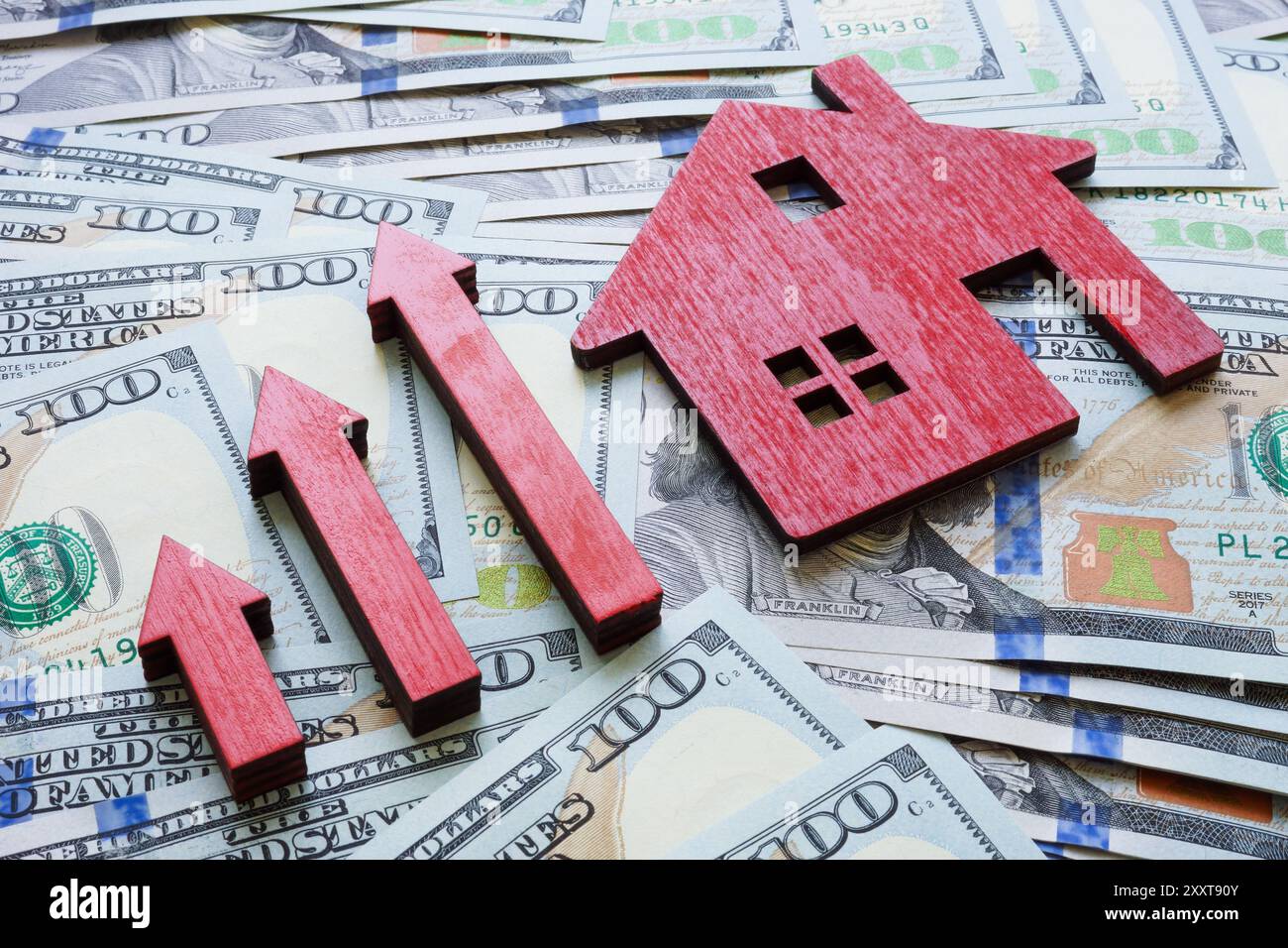 Money and a house hi-res stock photography and images - Alamy