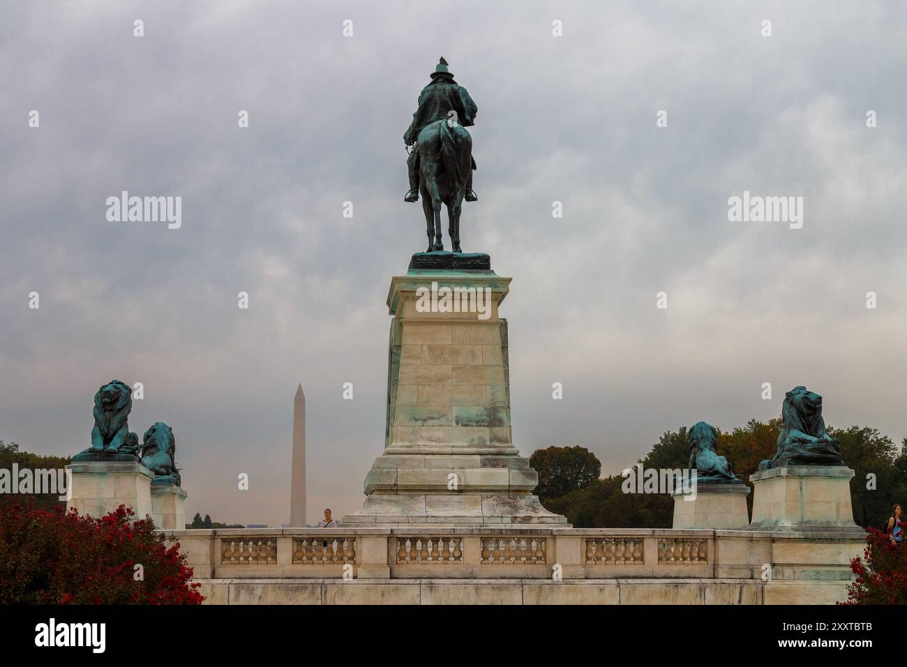 The bronze monument of the Ulysses S. Grant Memorial and the Washington ...
