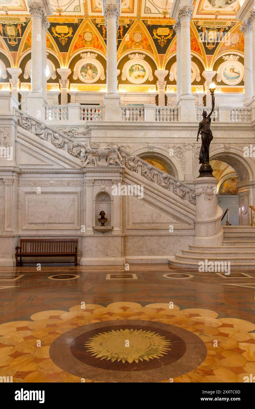 The rich interior of the elegant Thomas Jefferson Library of Congress ...