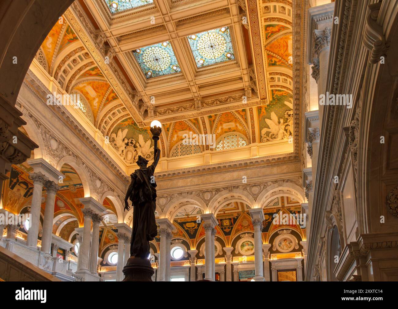 The rich interior of the elegant Thomas Jefferson Library of Congress ...