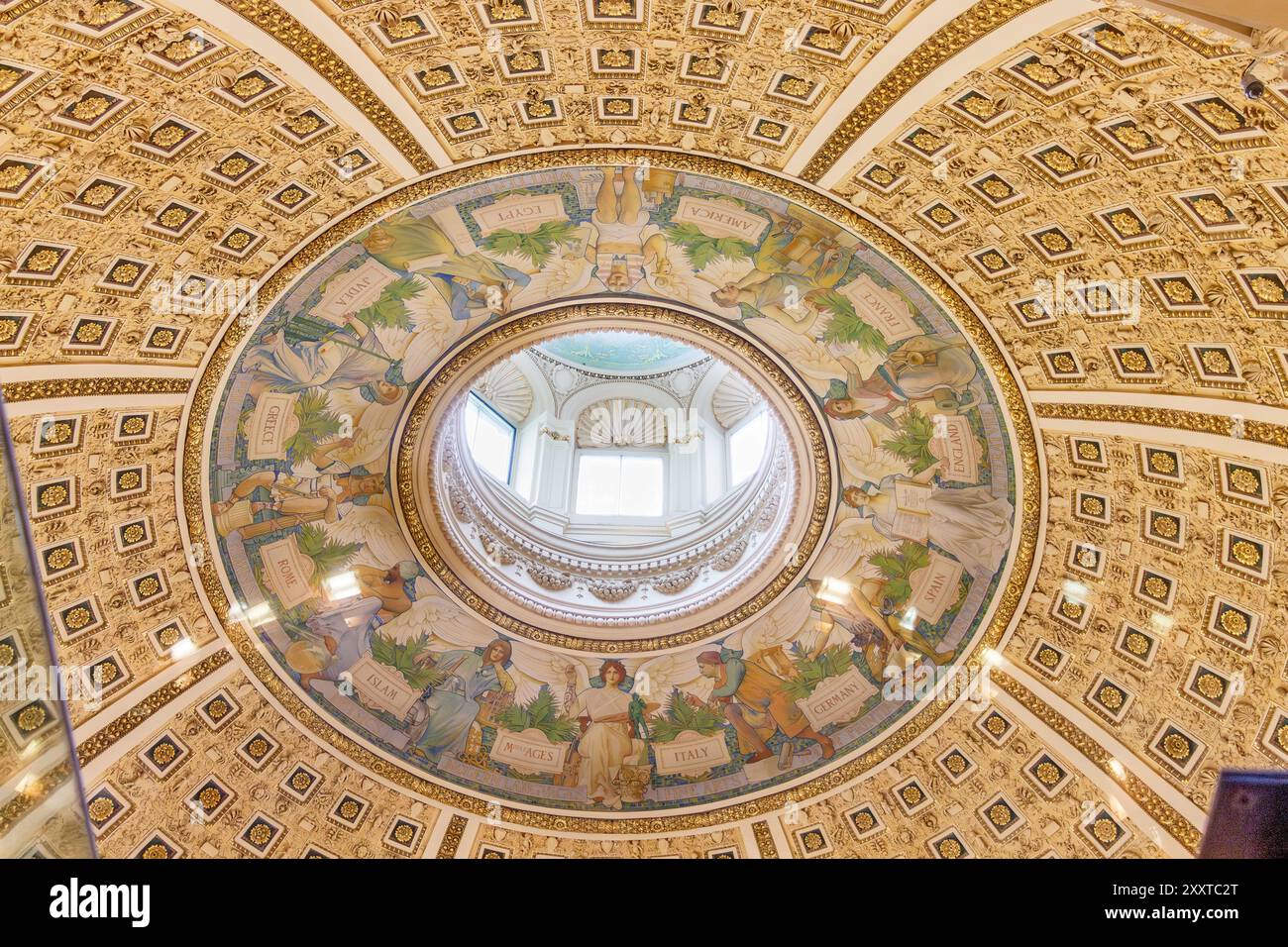 The rich interior of the elegant Thomas Jefferson Library of Congress ...