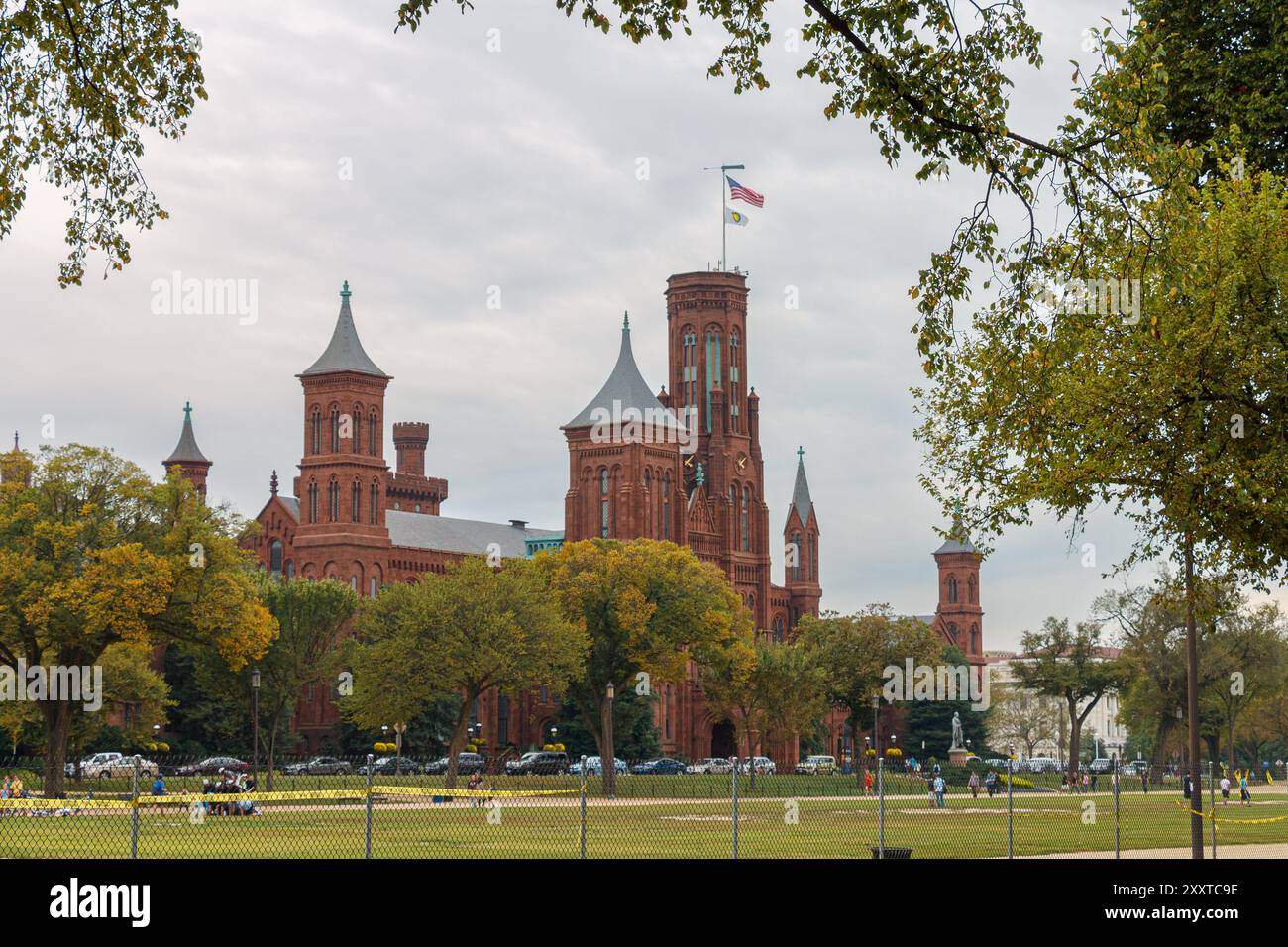 Distinctive smithsonian architecture hi-res stock photography and ...