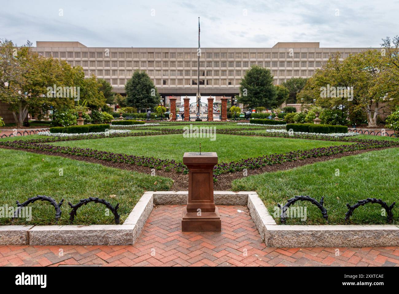 The garden and the US Department of Energy building in Washington DC ...