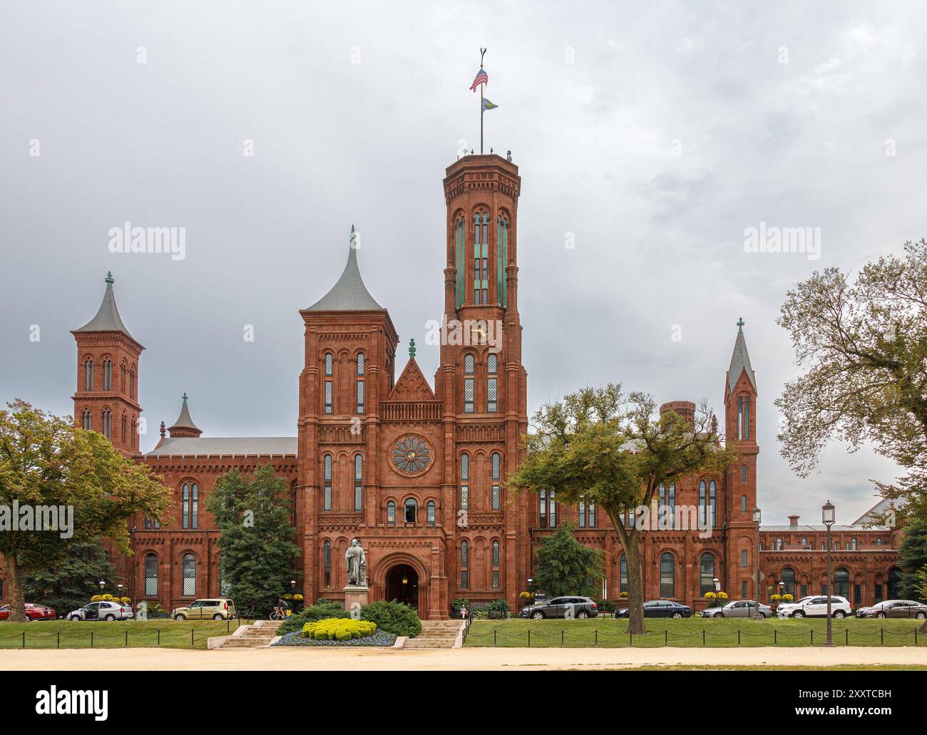 The Smithsonian Castle distinctive facade in the Mall, Washington DC ...