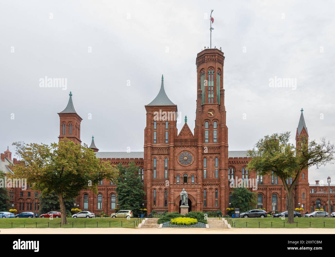 The Smithsonian Castle distinctive facade in the Mall, Washington DC ...