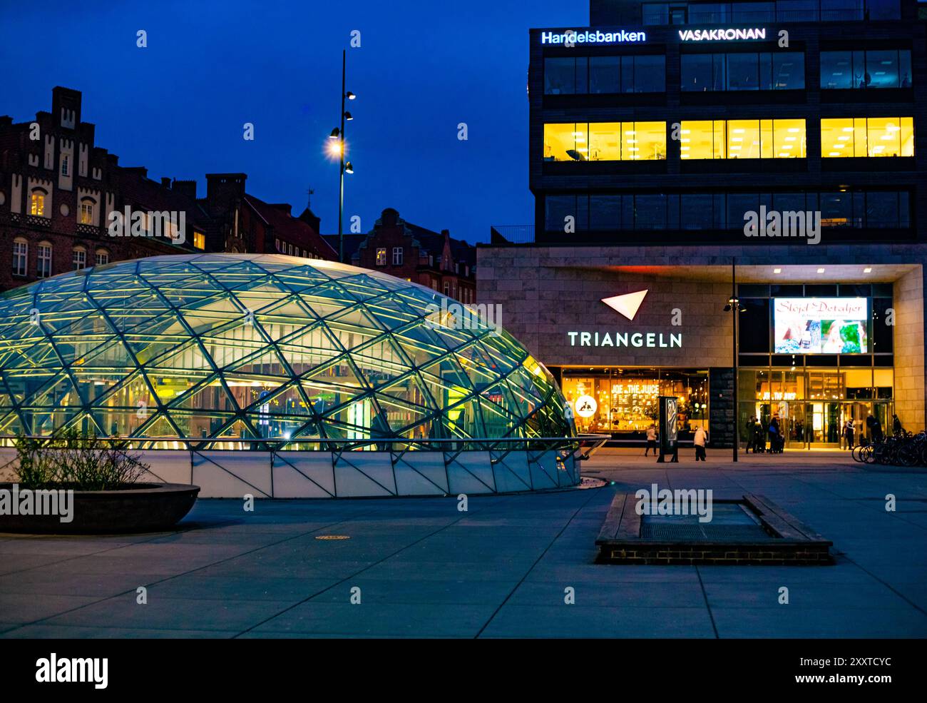 Underground railway station malmo hi-res stock photography and images ...
