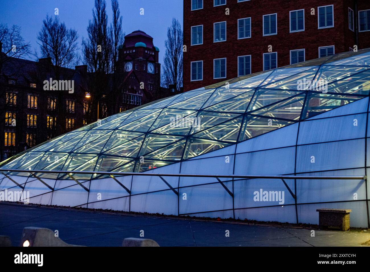 Underground railway station malmo hi-res stock photography and images ...