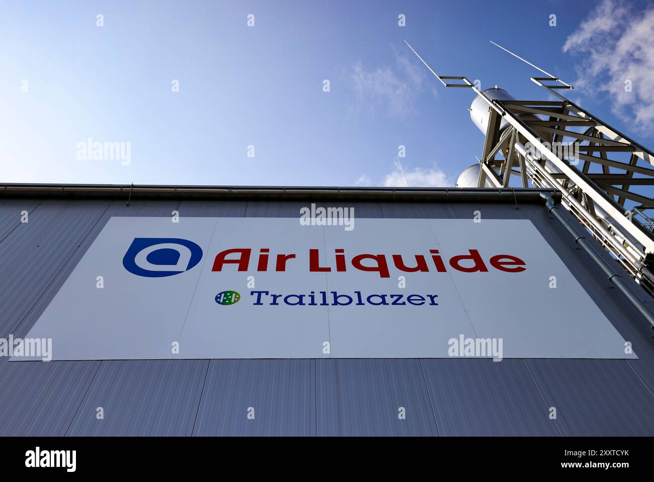 Oberhausen, Germany. 26th Aug, 2024. The new hydrogen production plant photographed during the ...