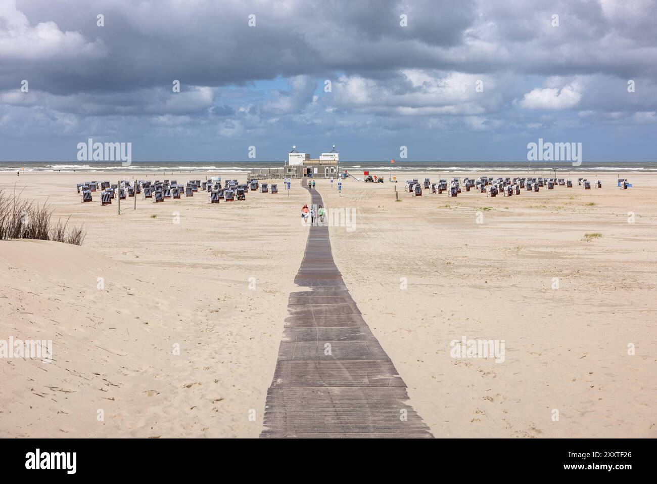 Norderney. 04 JUL 2024. Strand Oase mit Strandsauna auf Norderney ...
