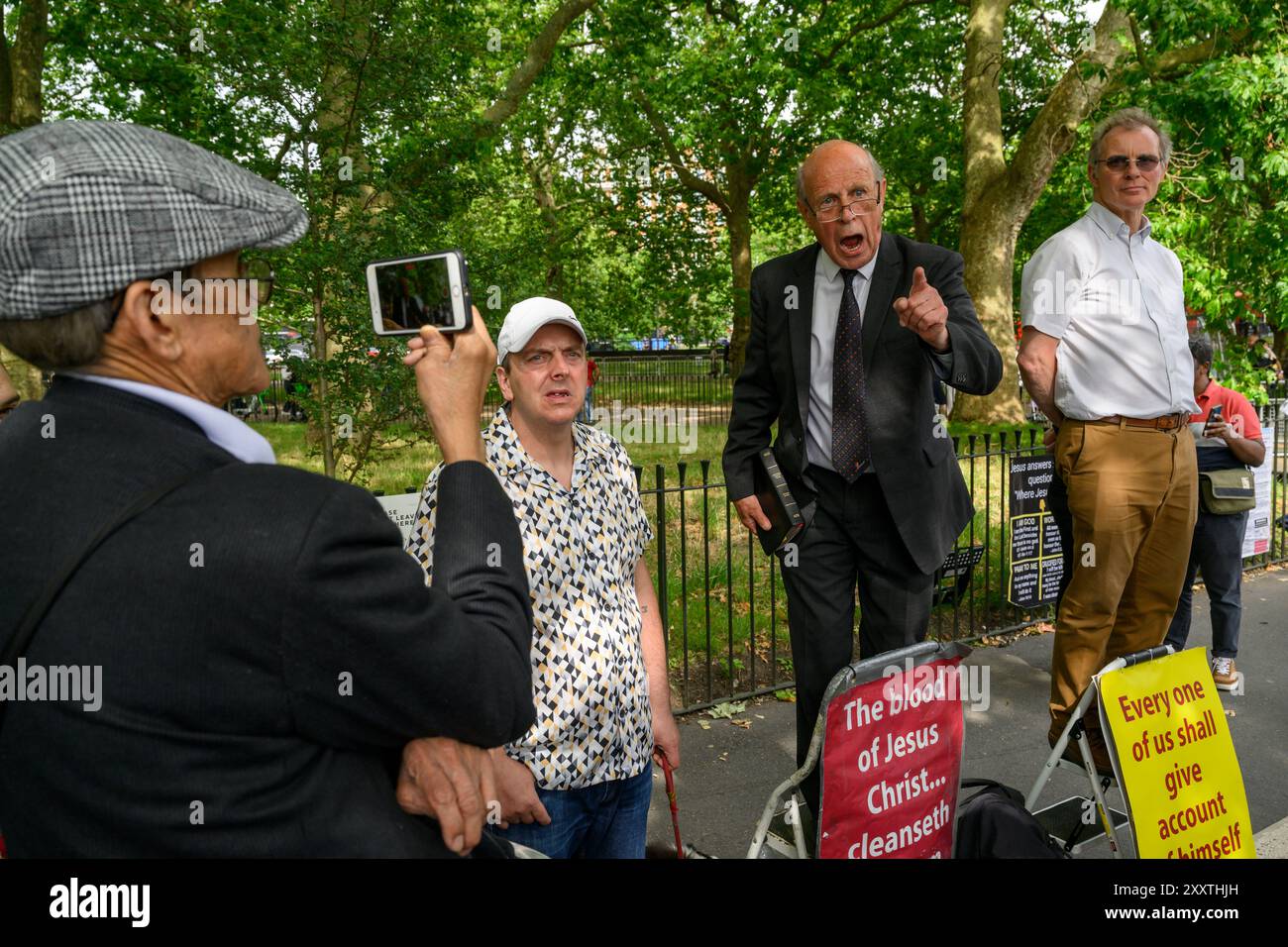 A Christian preacher, Speakers' Corner, Hyde Park, London. Speakers ...