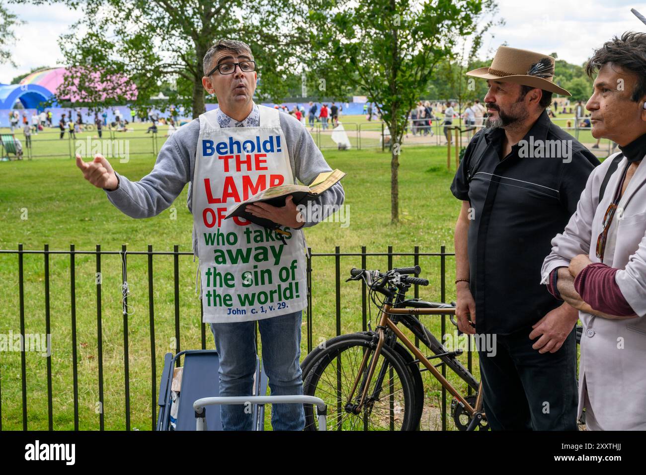 A Christian preacher, Speakers' Corner, Hyde Park, London. Speakers ...