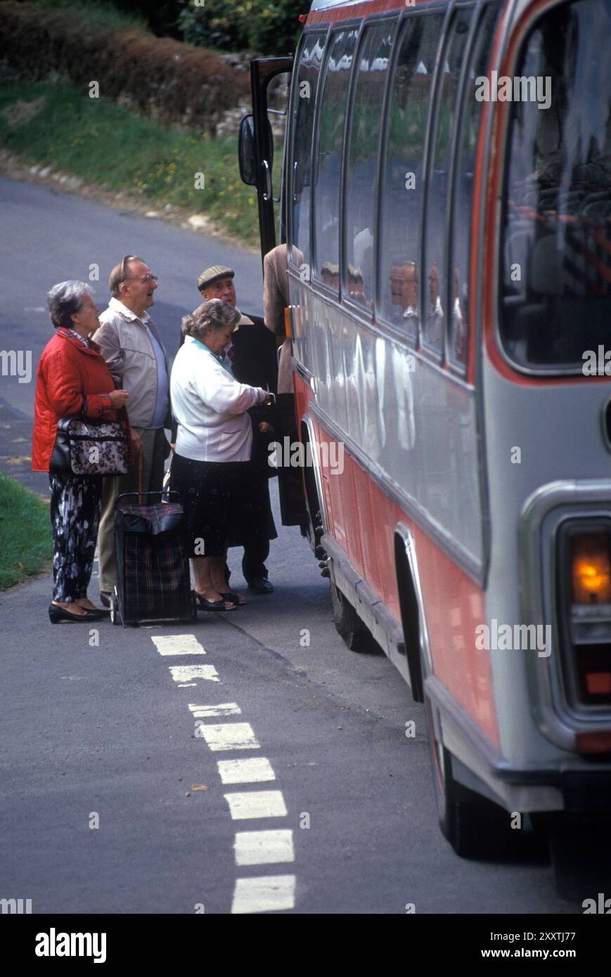 1990s bus stop hi-res stock photography and images - Alamy