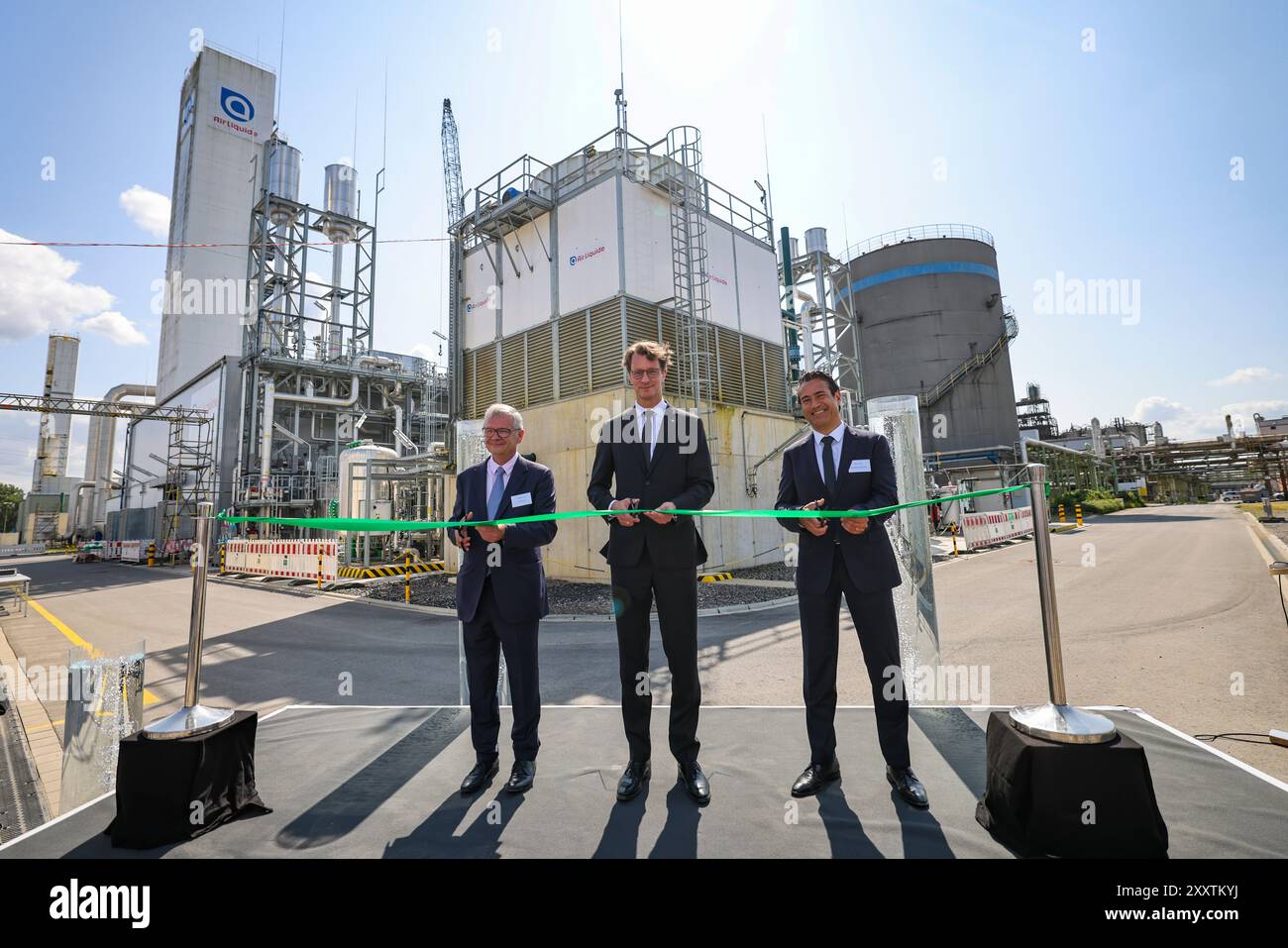 26 August 2024, North Rhine-Westphalia, Oberhausen: (from left to right) Francois Venet, CEO of ...
