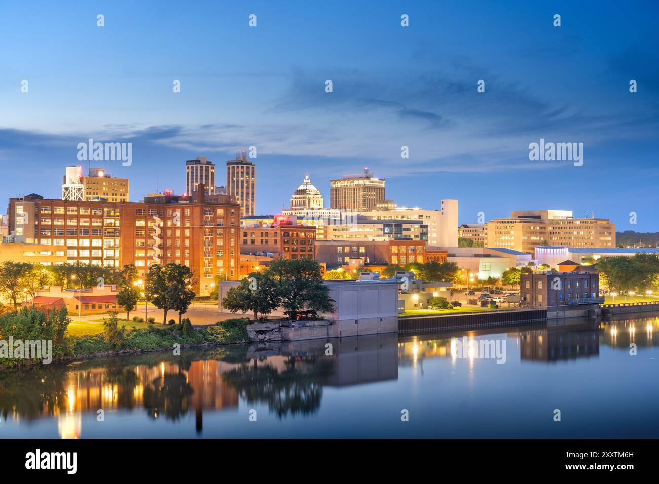 Peoria, Illinois, USA downtown skyline on the lake at dusk Stock Photo ...