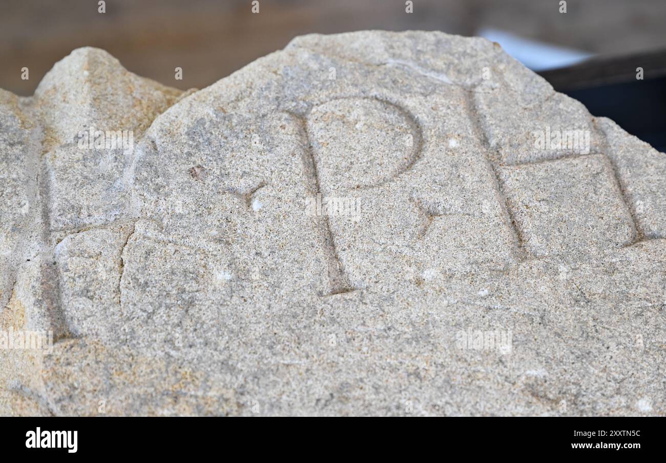26 August 2024, Rhineland-Palatinate, Mainz: A funerary inscription ...
