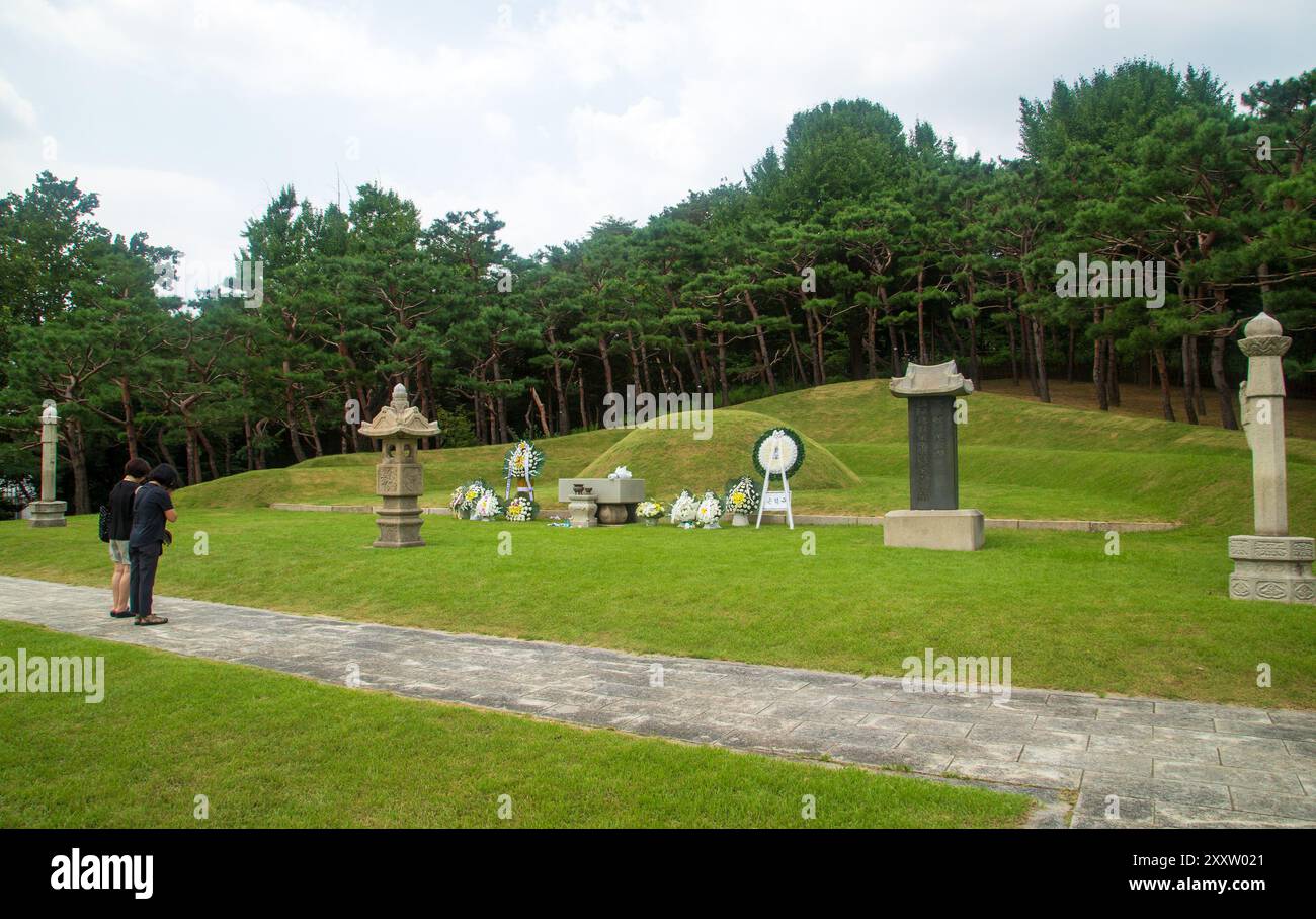 The Tomb of Kim Koo, August 15, 2024 : The Tomb of Kim Koo at Hyochang ...