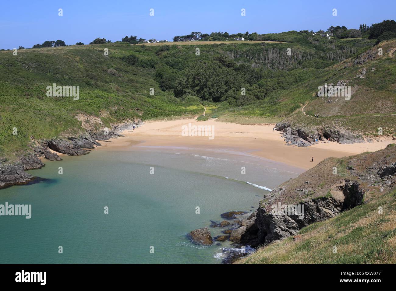 Rugged coastline and view of Plage d'Herlin, Belle Ile en Mer, Brittany ...