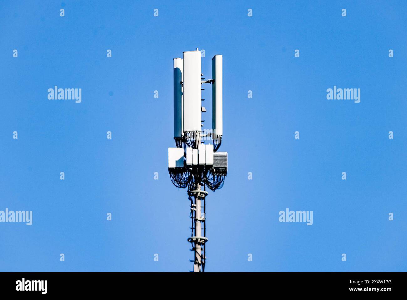 Mobilfunkmast Clipart Mobilfunknetz: Deutsche Telekom Schaltet Im