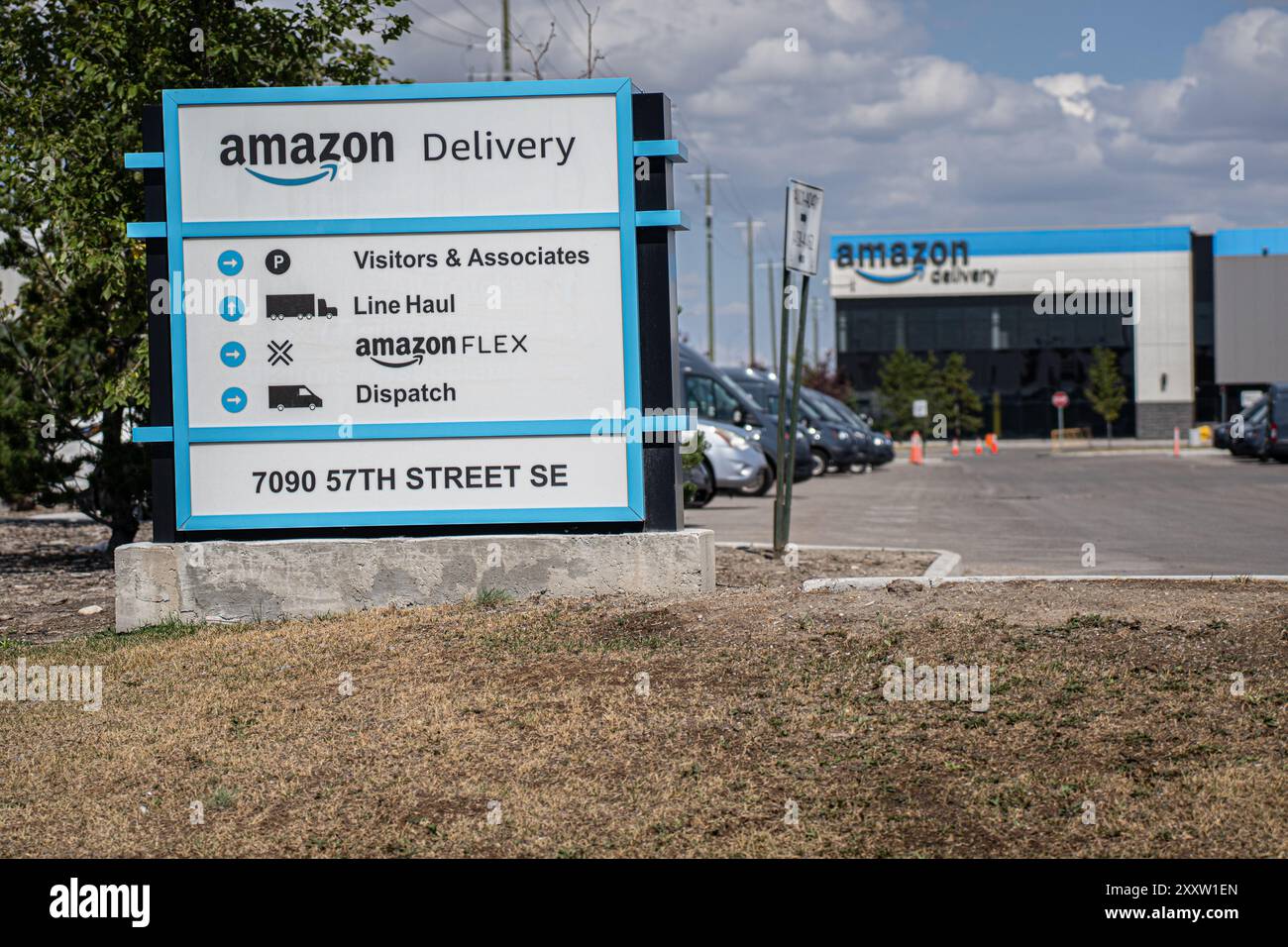 Amazon customer center hi-res stock photography and images - Alamy