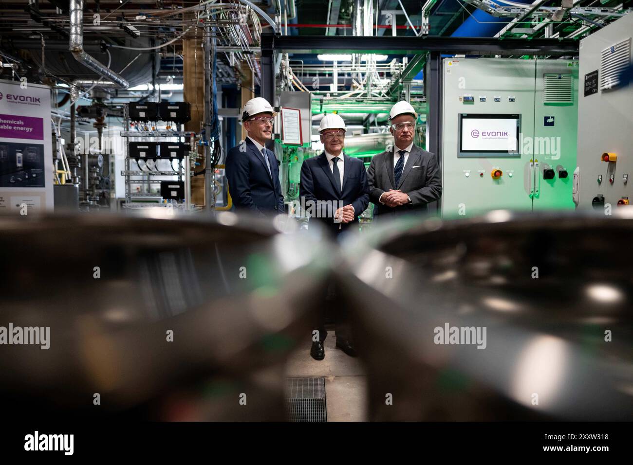 Marl, Germany. 26th Aug, 2024. Thomas Wessel (l-r), member of Evonik's ...