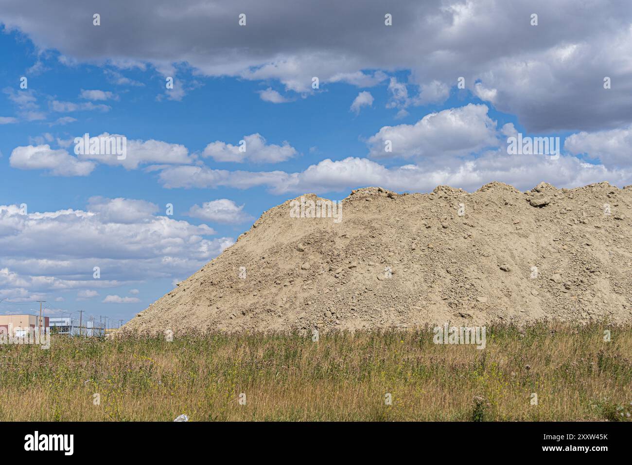 pile of soil earth at a construction building site Stock Photo - Alamy