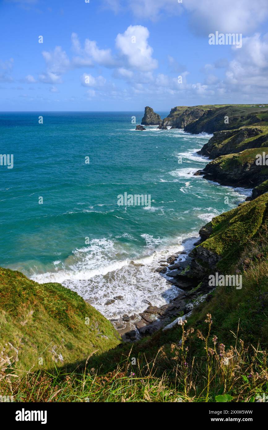 Coastal view along the Atlantic coast in Cornwall Stock Photo - Alamy