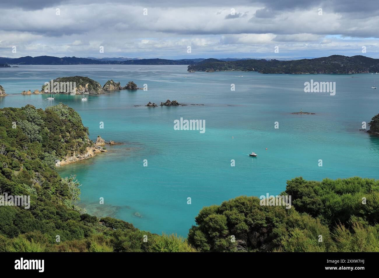 Urupukapuka island bay islands new hi-res stock photography and images ...